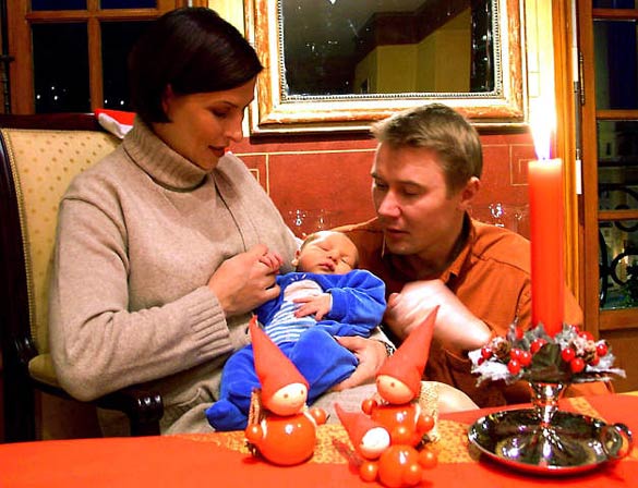 Hakkinen Celebrates Christmas with Boy Hugo